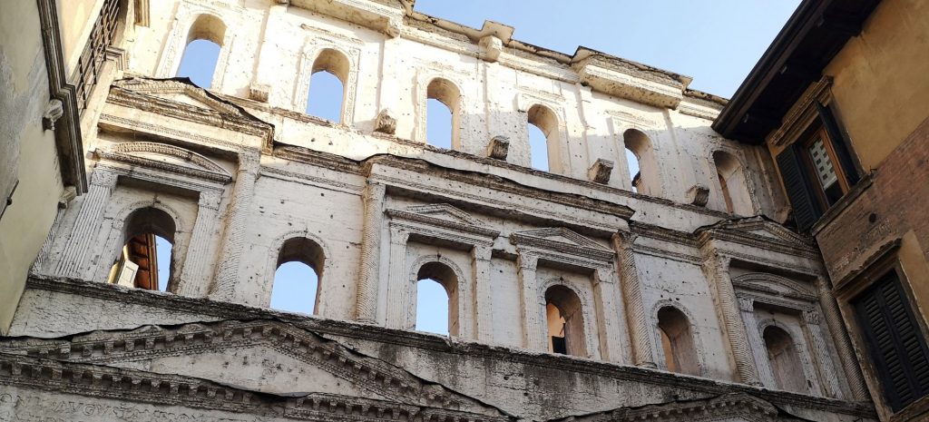 Porta Borsari - Visit Verona